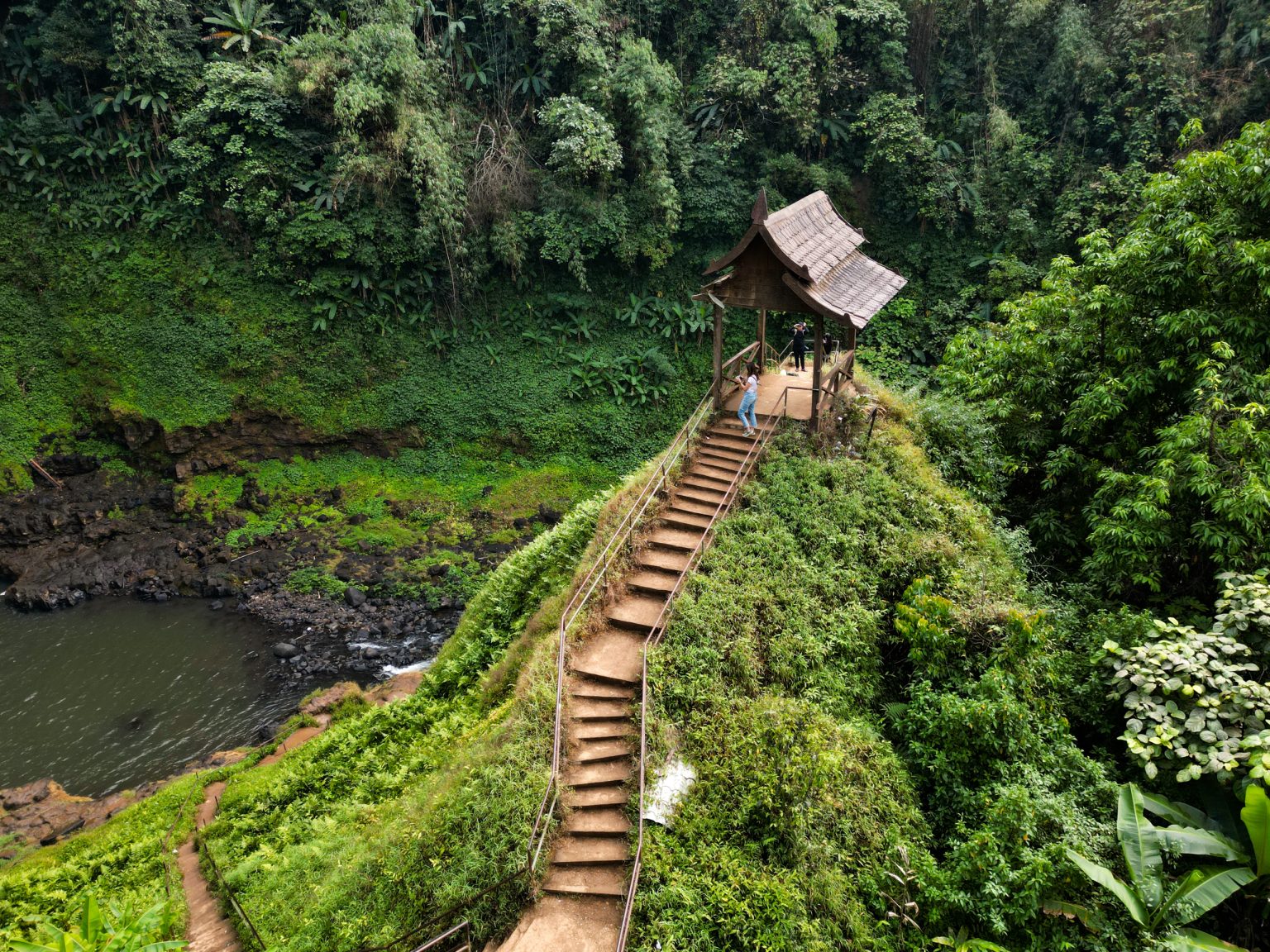 A guide to Pakse & the Bolaven Plateau - Brunette at Sunset